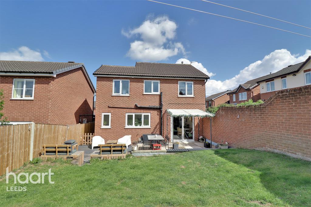 Maple Rise, Rothwell, Leeds 4 bed detached house - £350,000