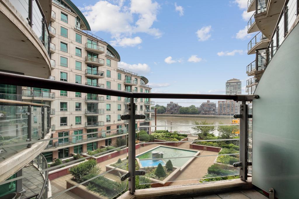 St. George Wharf, Vauxhall, London, SW8 2 bed flat - £775,000