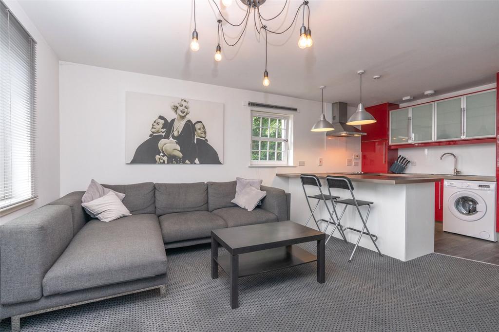 22/4 Stuart Square, Craigmount View... 2 bed flat - £185,000