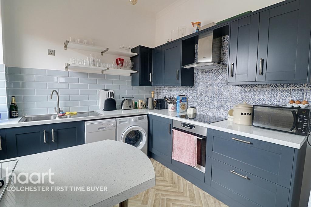 Eaglegate, Colchester 2 bed apartment - £210,000