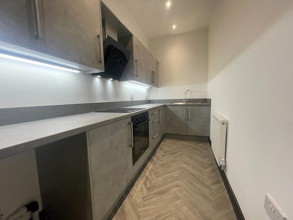 Leigh Road, Leigh, Lancashire 2 bed flat - £695 pcm (£160 pw)