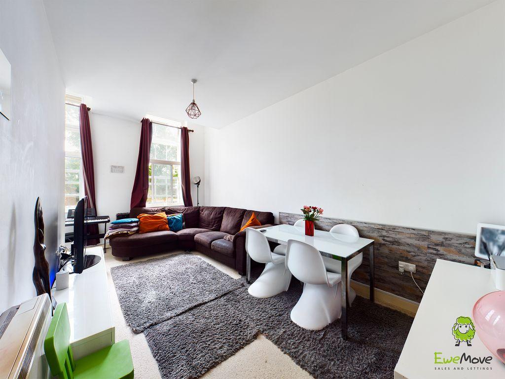 St Josephs Court Woolwich Road 2 Bed Ground Floor Flat £270 000