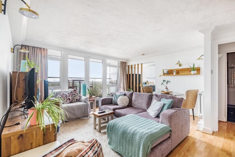 Master Gunner Place London SE18 3 bed apartment - £1,600 pcm (£369 pw)