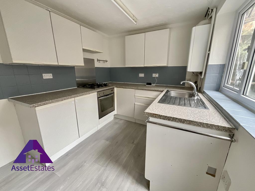 Princess Street, Abertillery, NP13 1AS 3 bed terraced house - £99,950