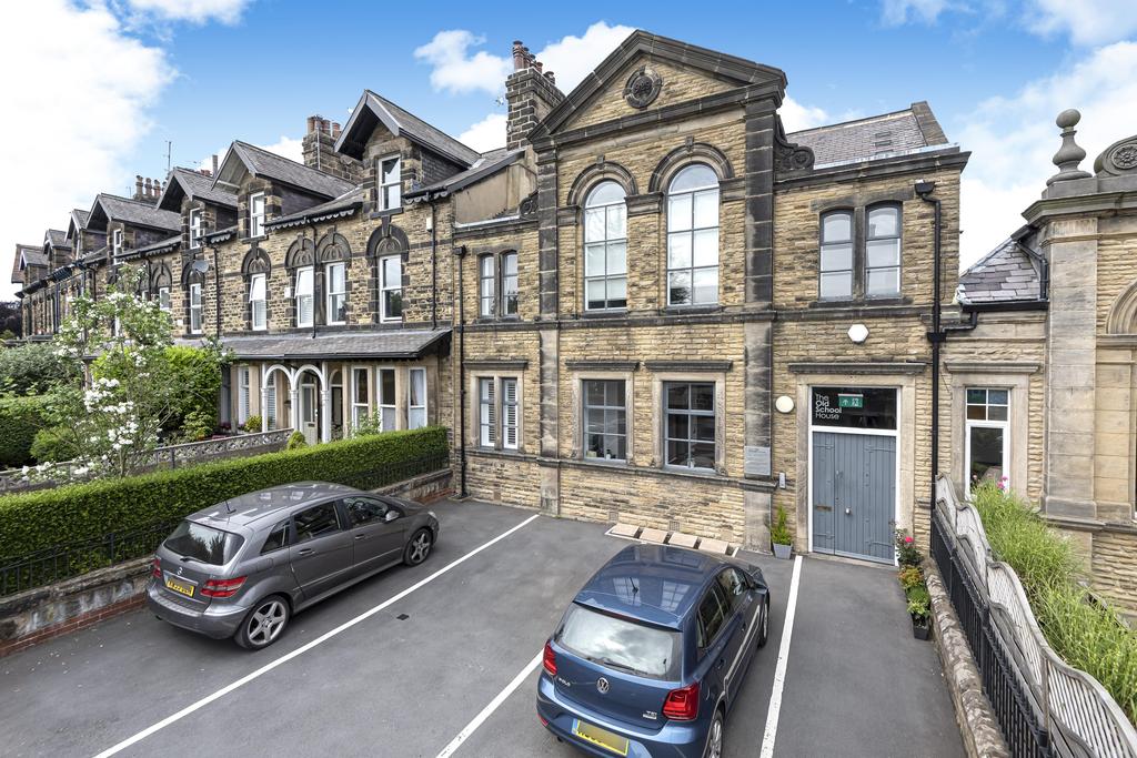 Grove Road, Harrogate, North... 2 bed flat - £325,000