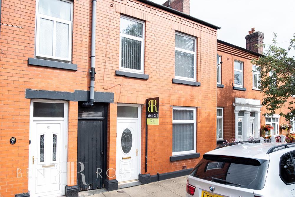 Cunliffe Street, Chorley 3 bed end of terrace house - £750 pcm (£173 pw)