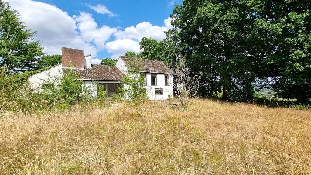 Church Road, Cookham Dean, Berkshire... 5 bed detached house - £2,250,000