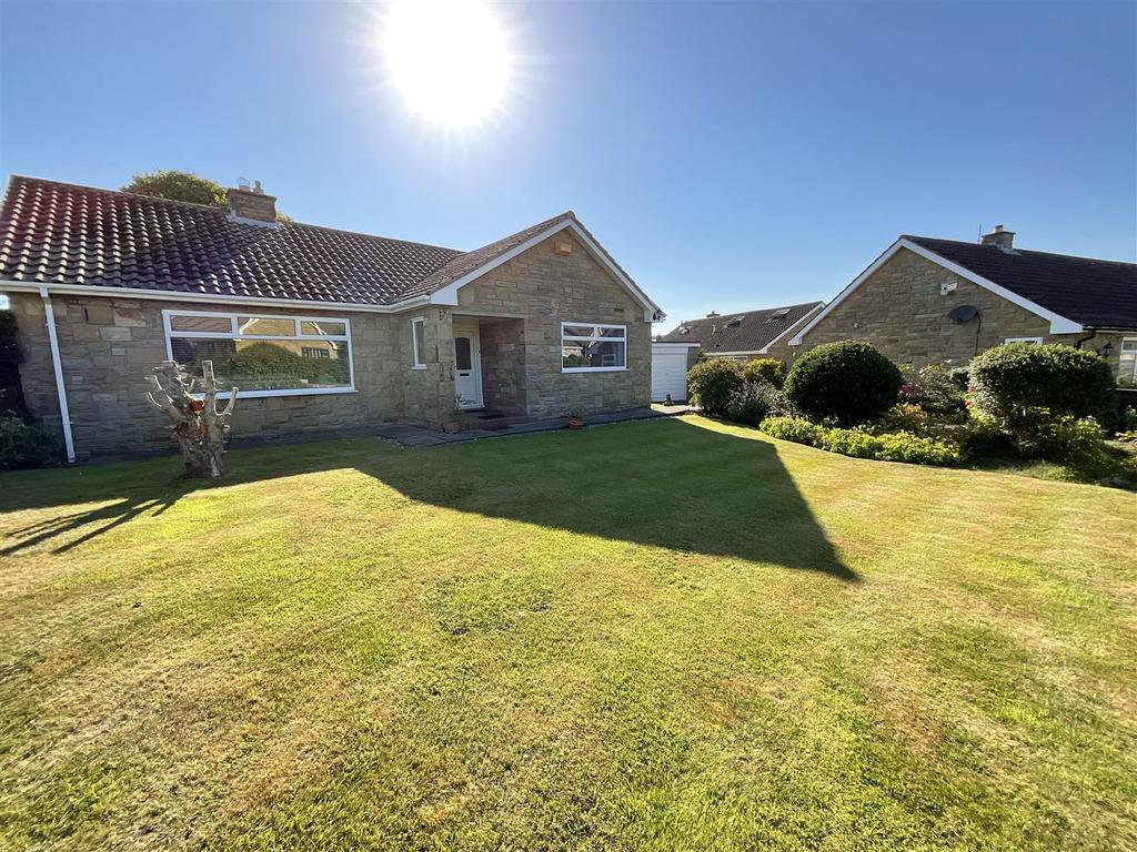 Jameson Crescent, Scarborough 3 bed detached bungalow - £340,000