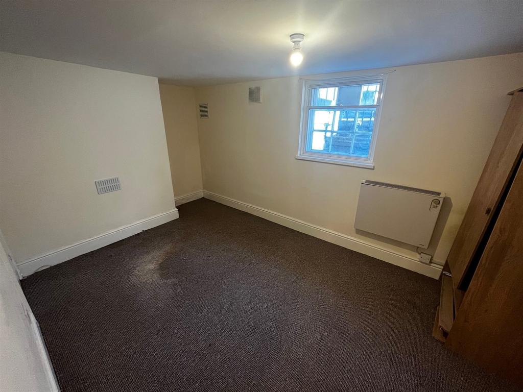 Russell Street, Dover, Kent 2 bed ground floor maisonette for sale - £ ...