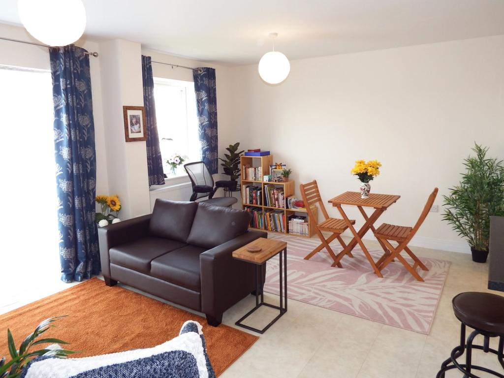 Swingate, Stevenage, Hertfordshire, SG1 1 bed apartment - £190,000