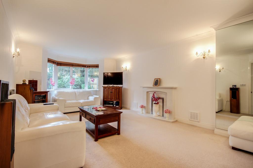 Nine Mile Ride, Finchampstead 4 bed detached house - £900,000
