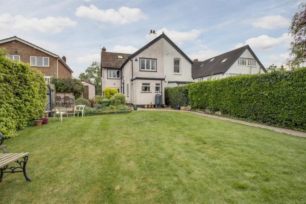 White Hill, Chesham, Buckinghamshire... 4 bed semi-detached house - £ ...