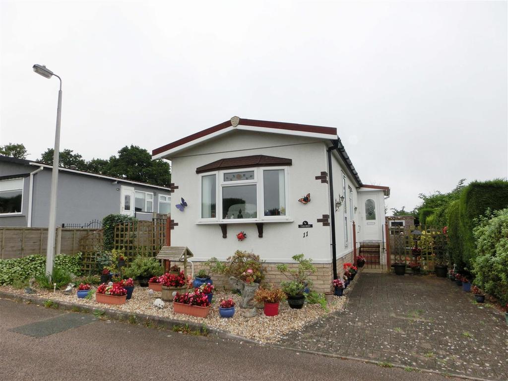 The Willows, Wythall 2 bed park home - £120,000