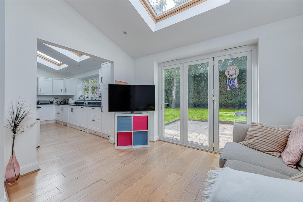 Nork Gardens, Banstead 4 bed detached house - £900,000