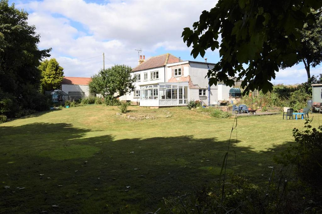 Cliff Cottage, Main Street, Filey... 3 bed detached house - £395,000