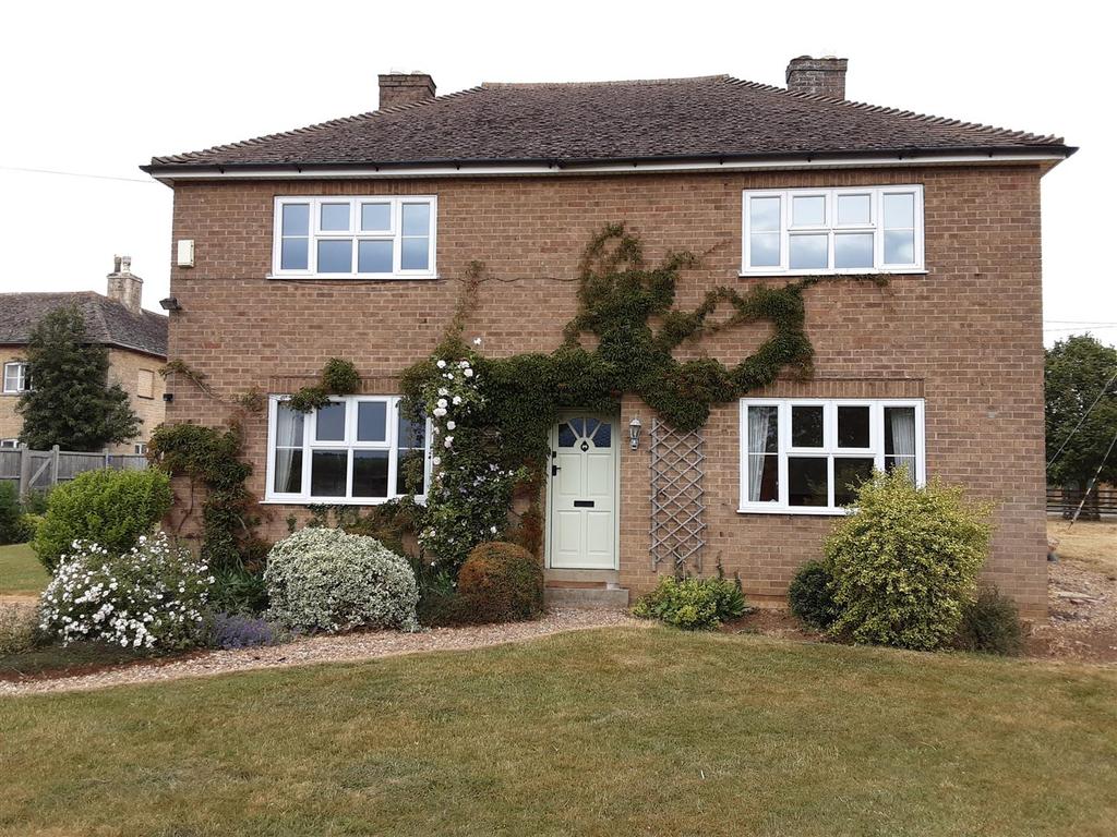 Bulwick, Corby 3 bed detached house - £995 pcm (£230 pw)