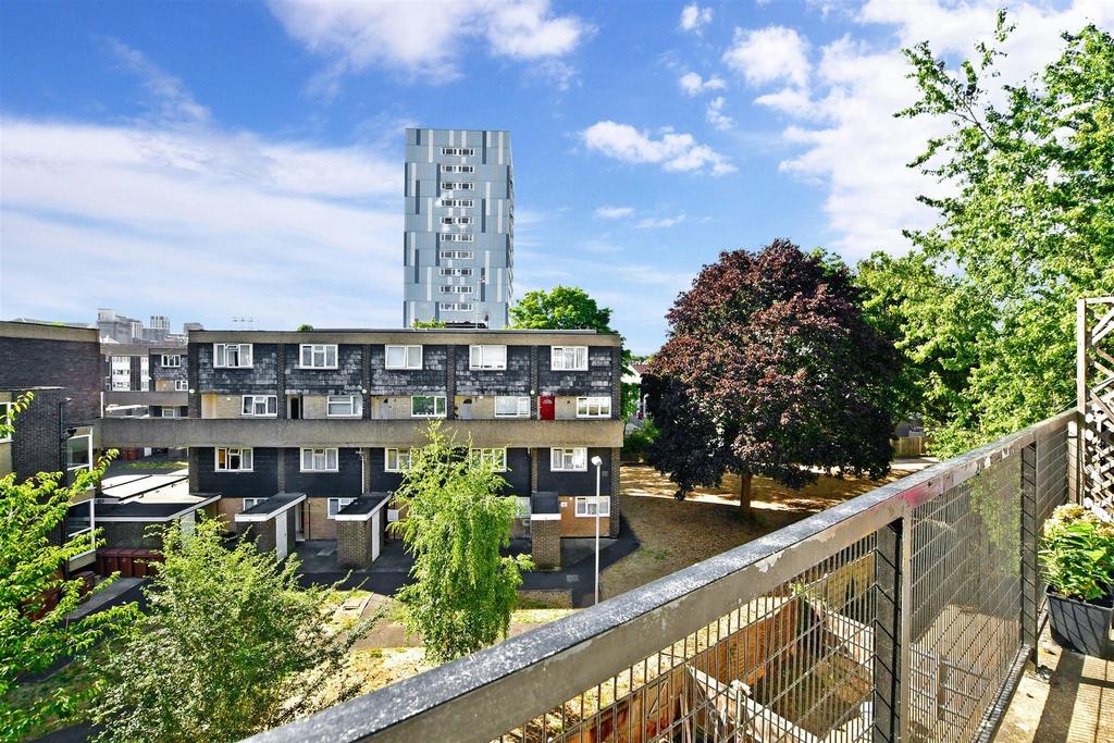 Bushey Road, Sutton, Surrey 3 bed maisonette - £350,000