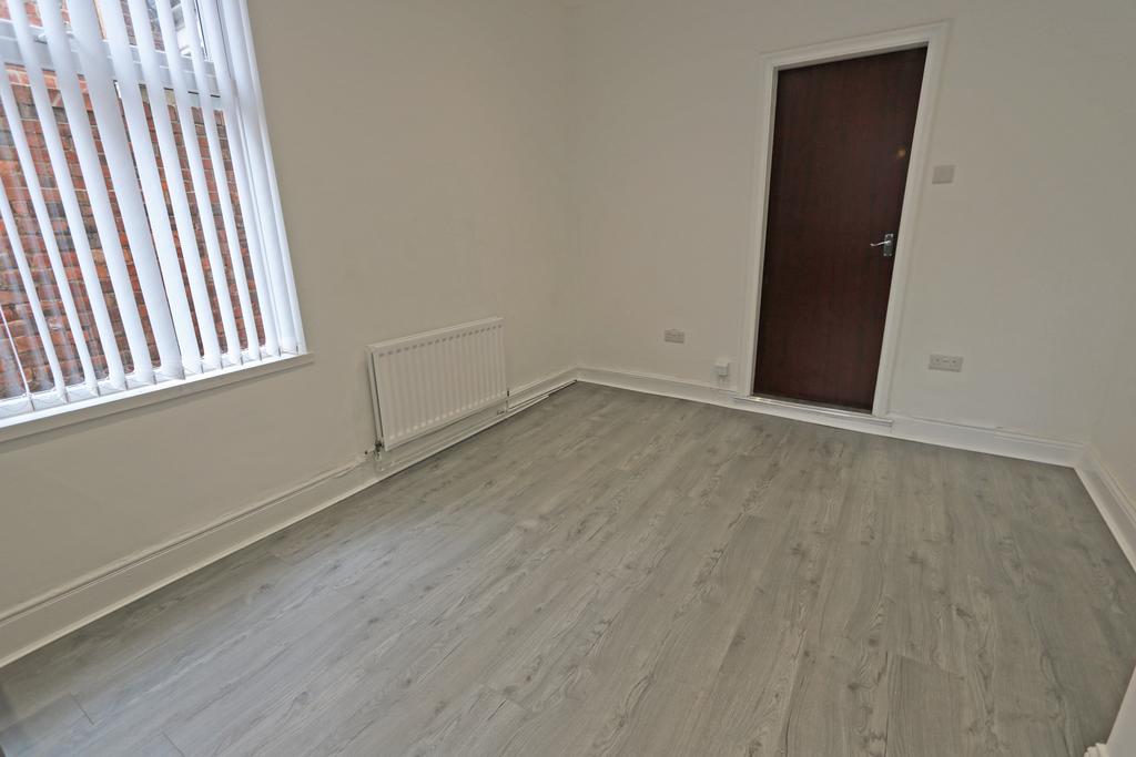 Croydon Road, Middlesbrough TS1 4 bed terraced house - £900 pcm (£208 pw)