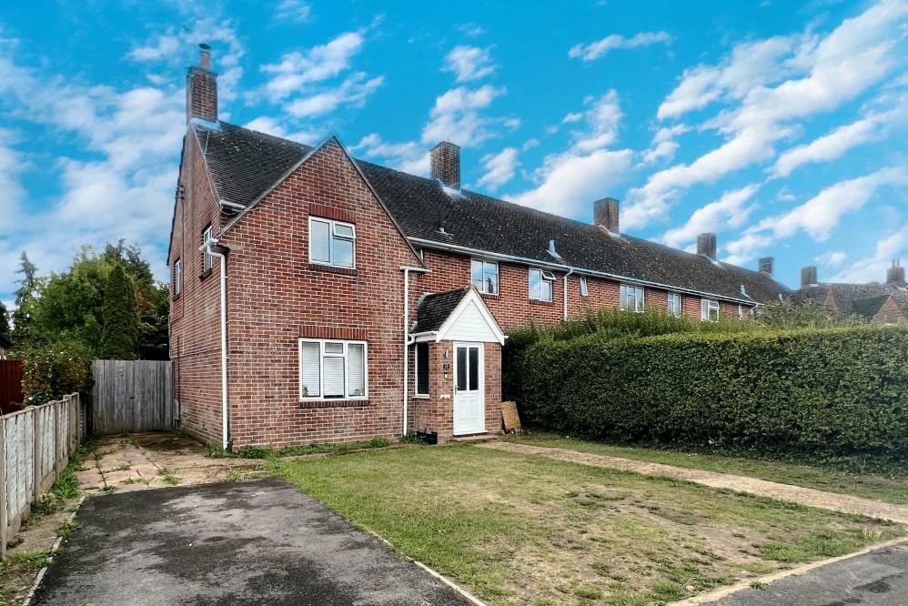 Wessex Estate, Ringwood, BH24 1XD 3 bed semi-detached house - £365,000