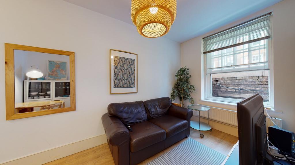 Hunter Street 1 bed flat - £2,000 pcm (£462 pw)