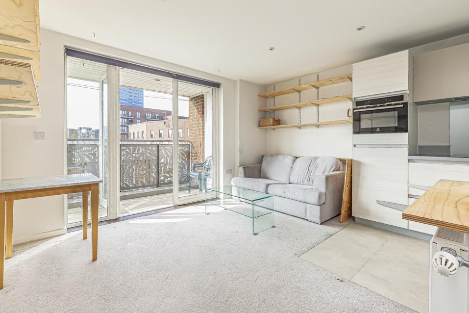 Maddison Court, Canning Town, E16 1 bed apartment - £300,000