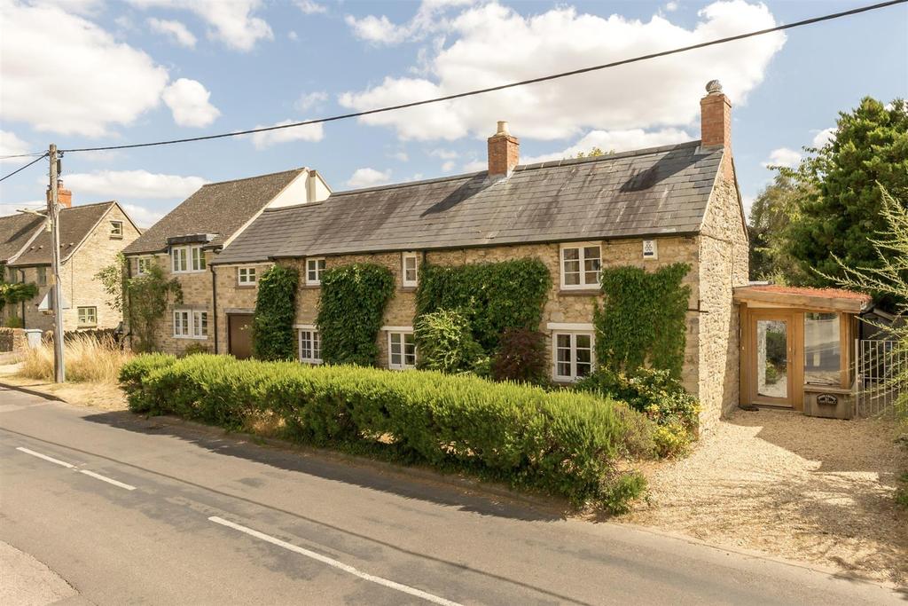 Medcroft Road, Tackley 4 bed cottage - £650,000