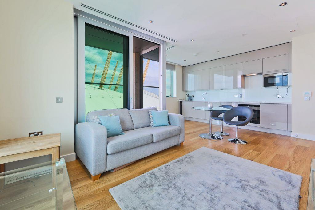 Arora Tower, North Greenwich, SE10 1 bed apartment - £500,000