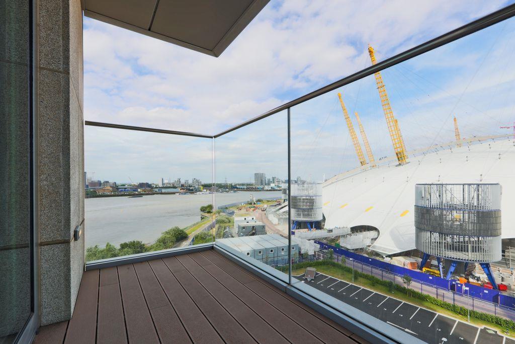 Arora Tower, North Greenwich, SE10 1 bed apartment - £500,000