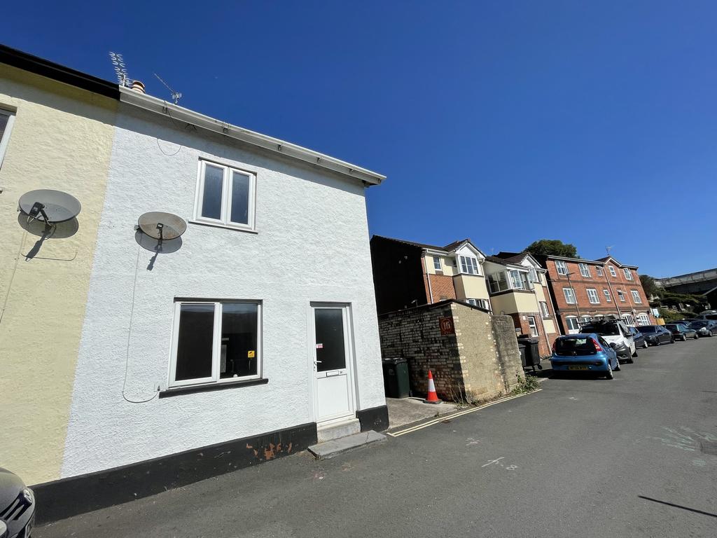 Bradley Lane, Newton Abbot 2 bed apartment - £775 pcm (£179 pw)