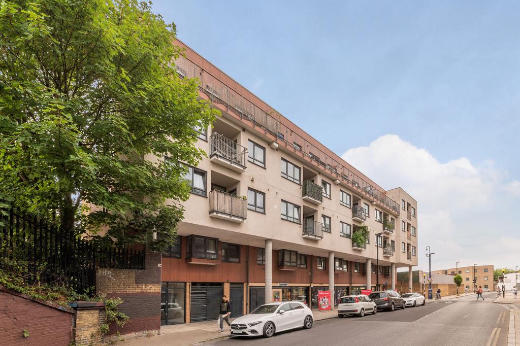 Jude Court, SE4 1 bed flat - £1,700 pcm (£392 pw)