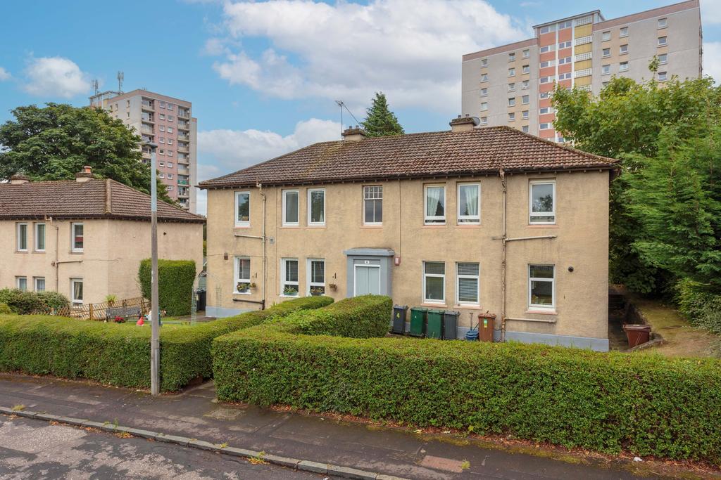11/3 Sleigh Gardens, Edinburgh, EH7 2 bed flat - £150,000