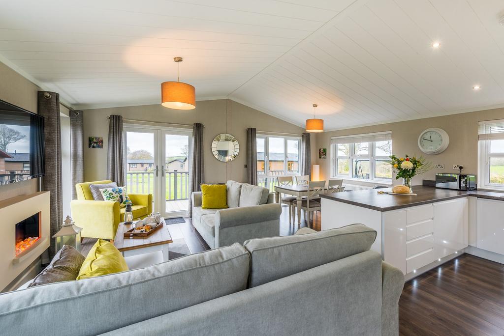 Otterham Cornwall 2 bed lodge - £199,999