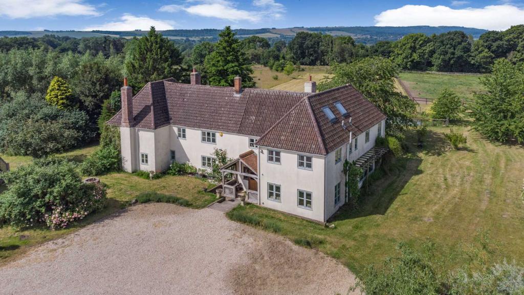 Easterton Sands 5 bed detached house - £1,250,000