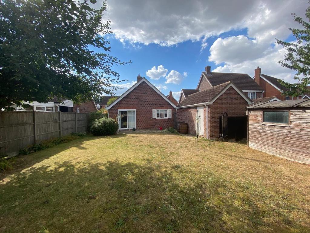 Pound Close, Banham, Norwich... 2 bed detached bungalow - £310,000