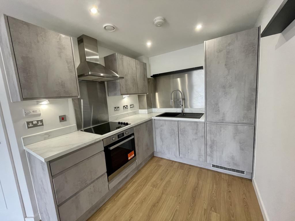 Victoria Riverside 1 bed apartment - £825 pcm (£190 pw)