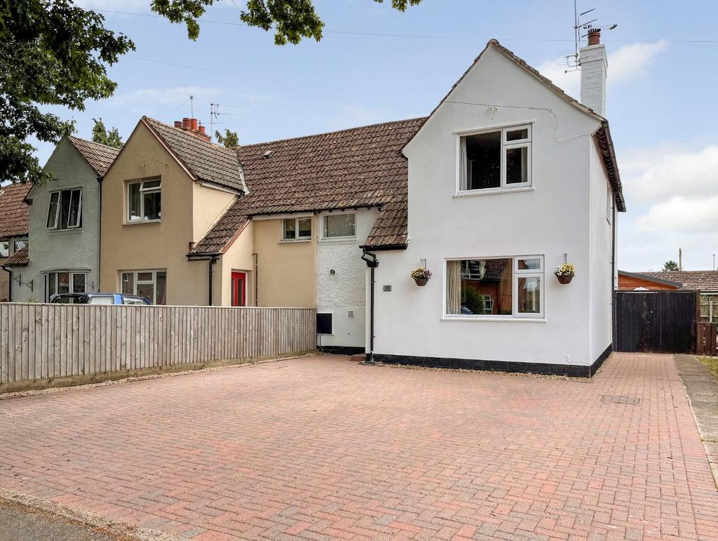 Oak Road, Tiddington... 3 bed semi-detached house - £350,000