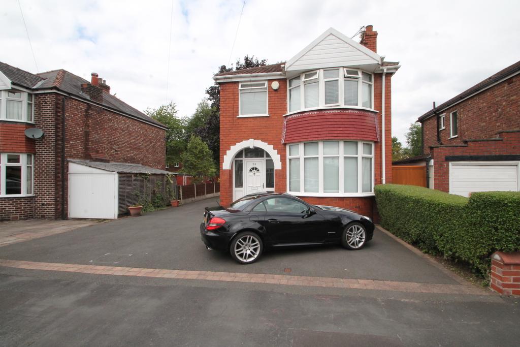 Chestnut Drive, Sale, M33 3 bed detached house - £500,000