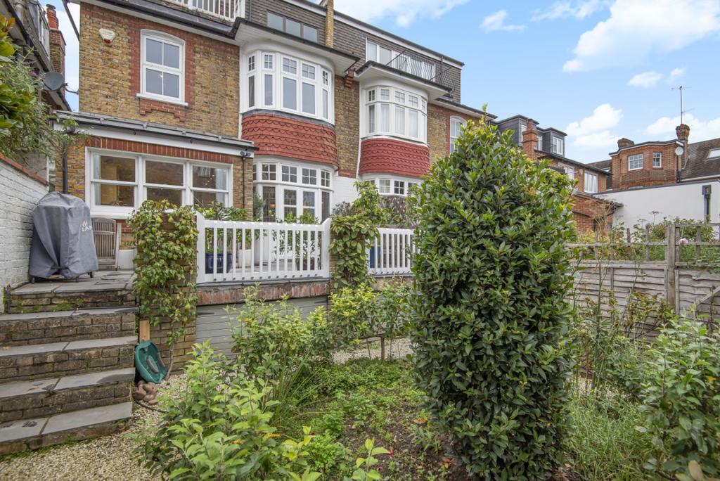 Wimbledon Park Road London SW19 4 bed house - £5,400 pcm (£1,246 pw)