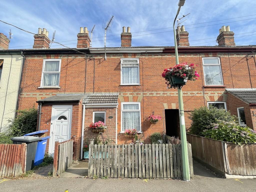 The Street, Carlton Colville, Lowestoft 3 bed terraced house - £215,000