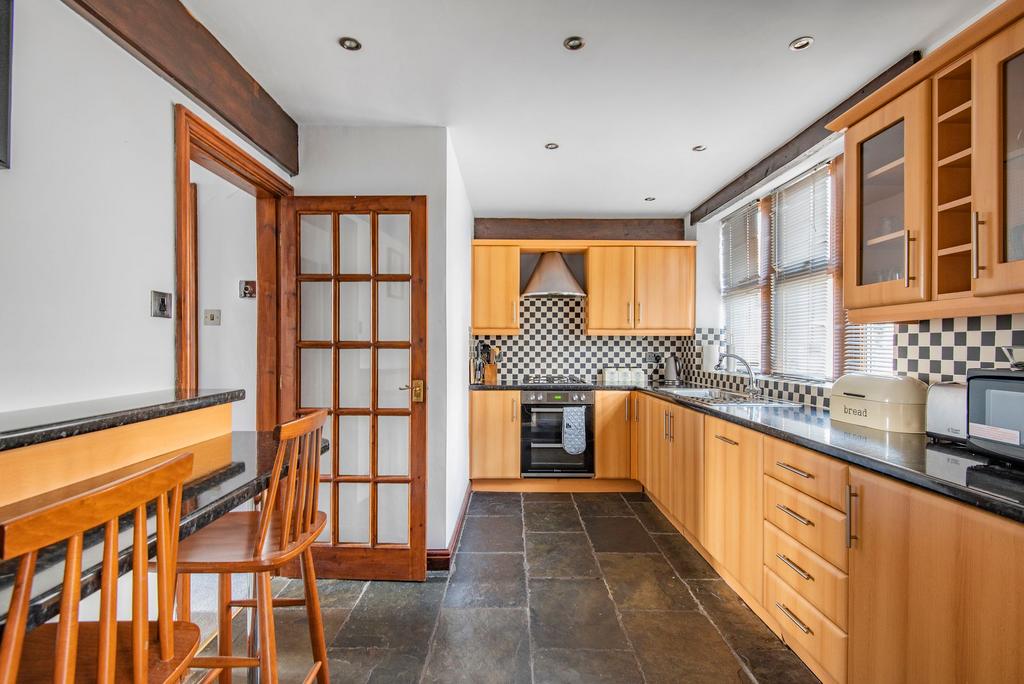 Dacre Banks, Harrogate, HG3 3 bed detached house - £250,000