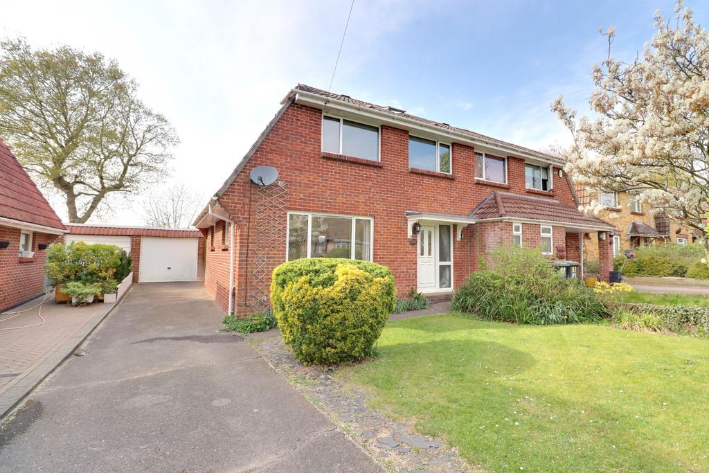 SUTTON ROAD, COWPLAIN 3 bed semi-detached house - £325,000