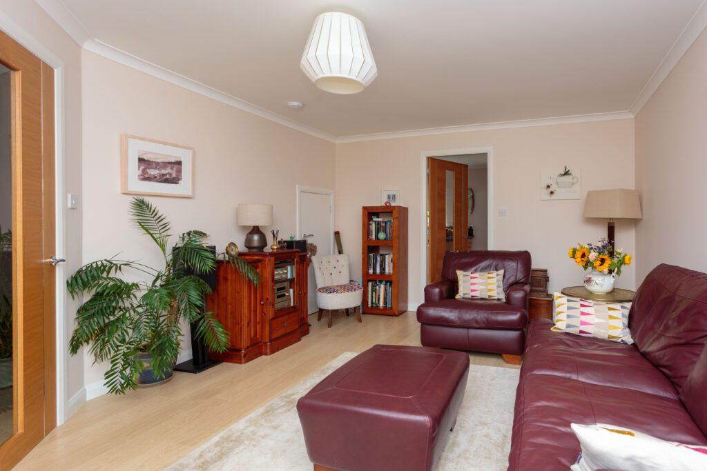 Sheriffs Park, Linlithgow, EH49 4 bed semi-detached house - £330,000