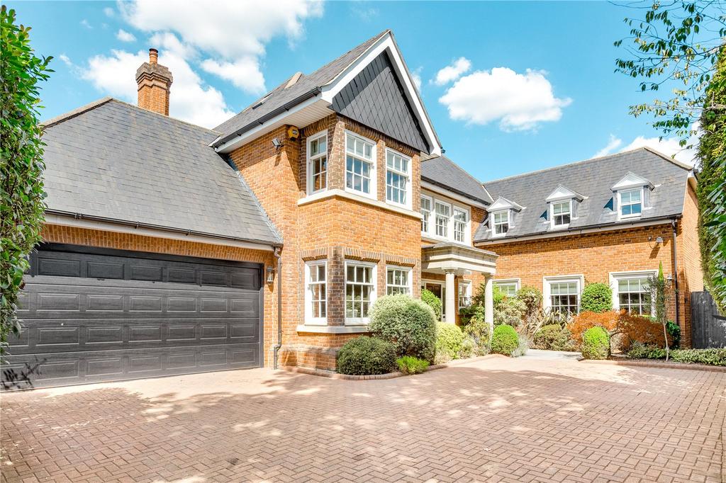 Brooklands Close, Cobham, Surrey, KT11 6 bed detached house - £2,850,000