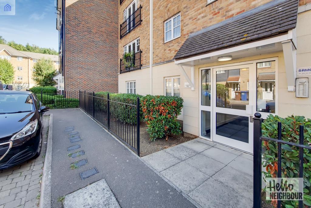 Caspian Way, London, RM19 2 bed apartment - £1,375 pcm (£317 pw)
