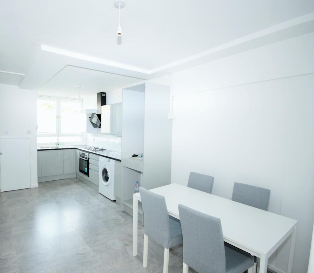 Harpley Square, E1 4EB 2 bed maisonette - £2,150 pcm (£496 pw)