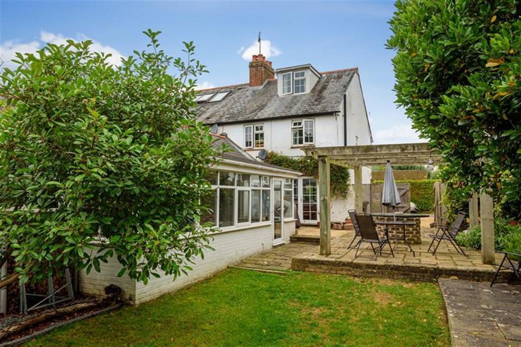 North Stroud Lane, Petersfield, GU32 3 bed semi-detached house - £635,000