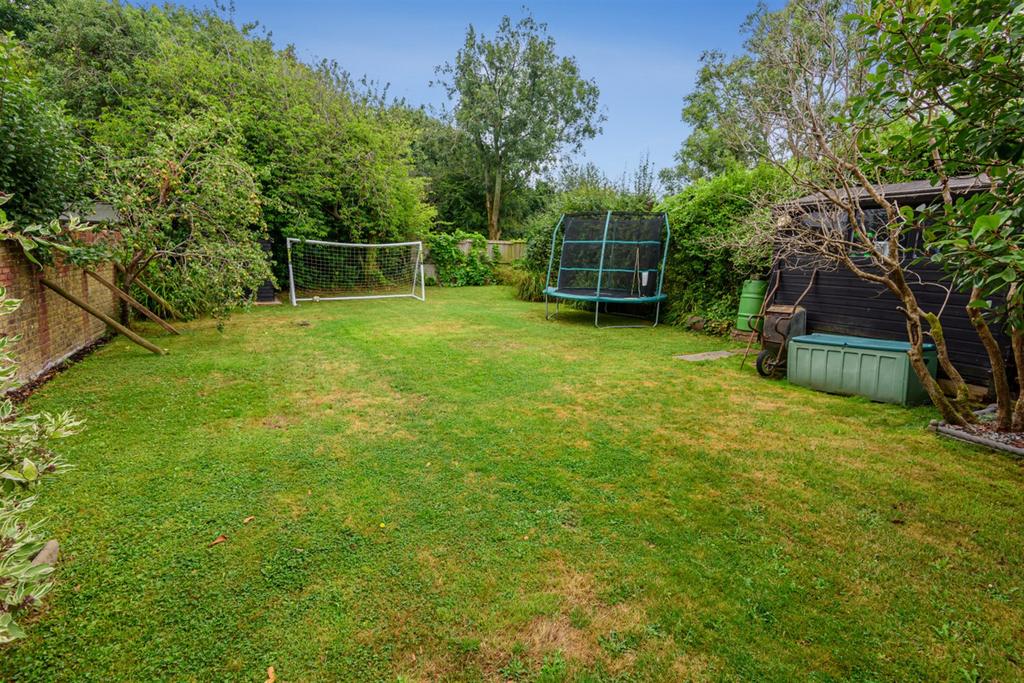 North Stroud Lane, Petersfield, GU32 3 bed semi-detached house - £635,000