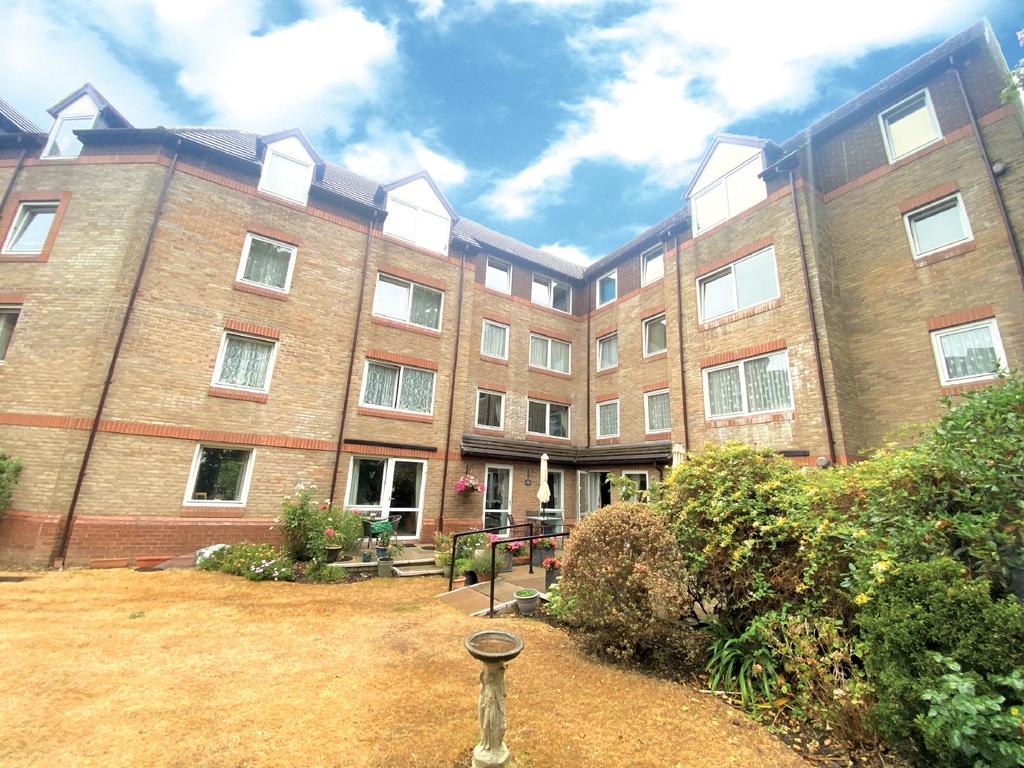 54 Forest Dene Court Cedar Road, Sutton 1 bed flat - £75,000
