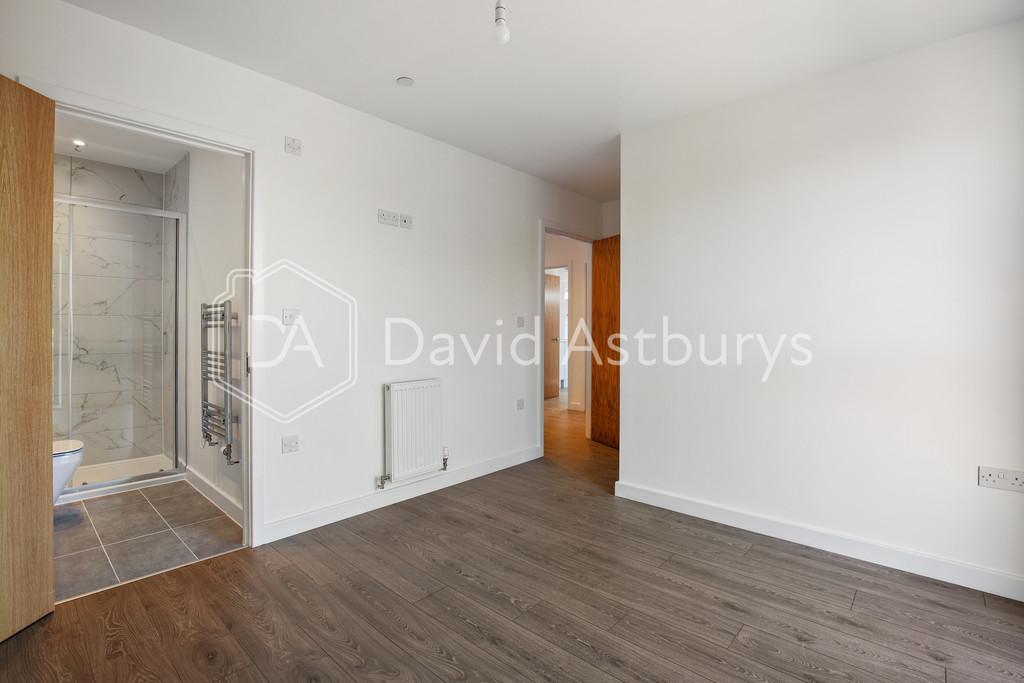 Whiston Road, Haggerston, London 2 bed flat - £2,400 pcm (£554 pw)