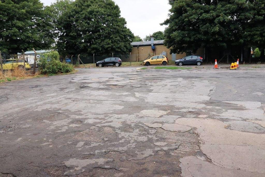 4 Crofton Drive Industrial unit - £350,000